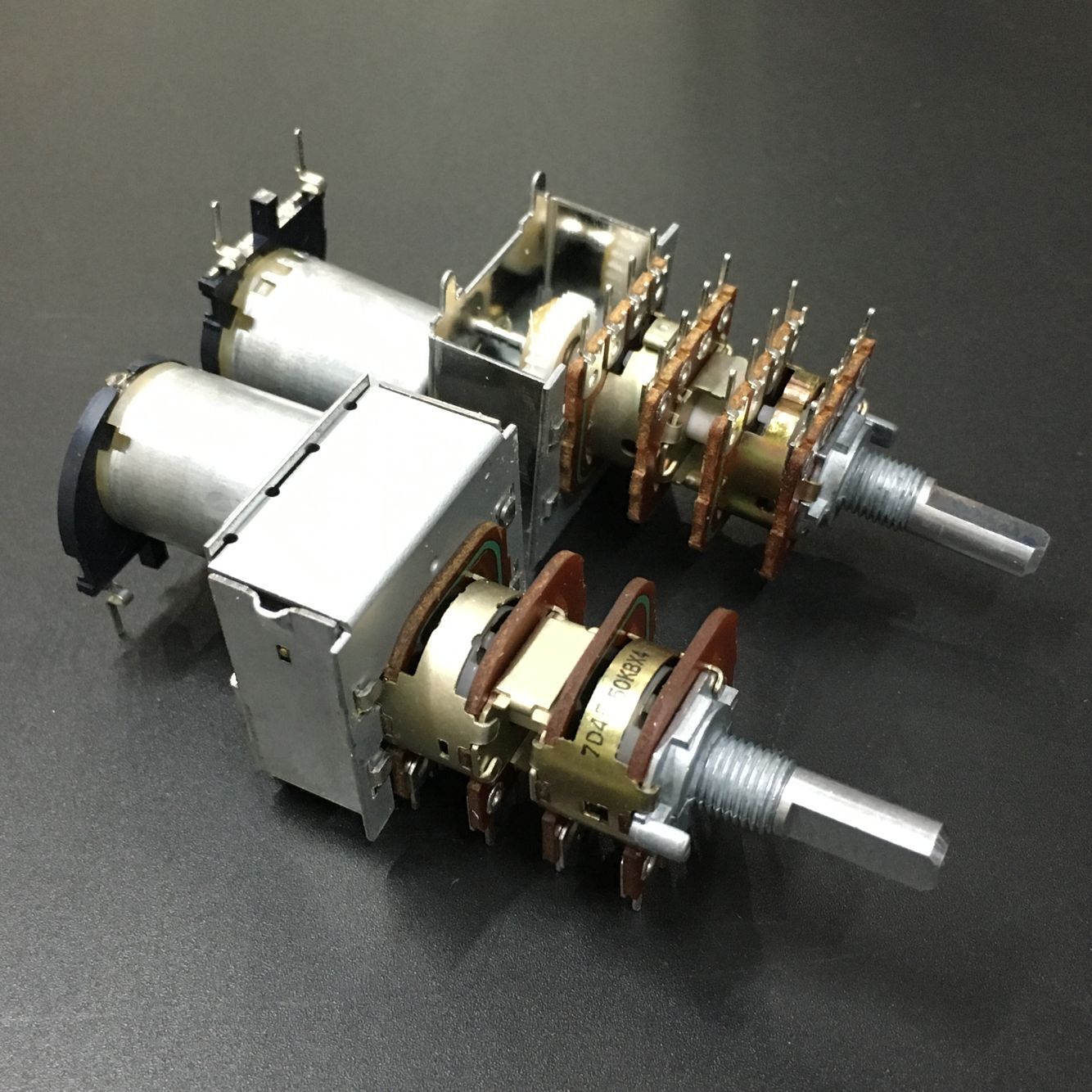 Taiwan original 7D4F 50KB X4 four volume potentiometer with motor ...